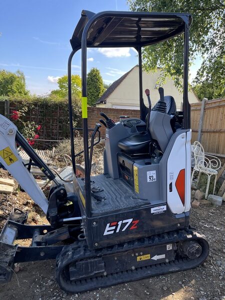 Longfield Based Expert of Mini Digger Hire Service